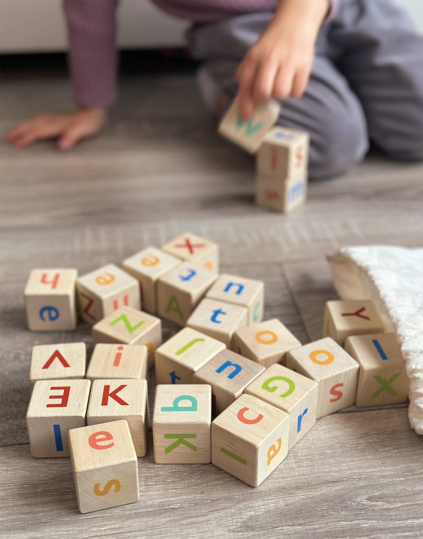 Alphabet Spelling Blocks – Mentari